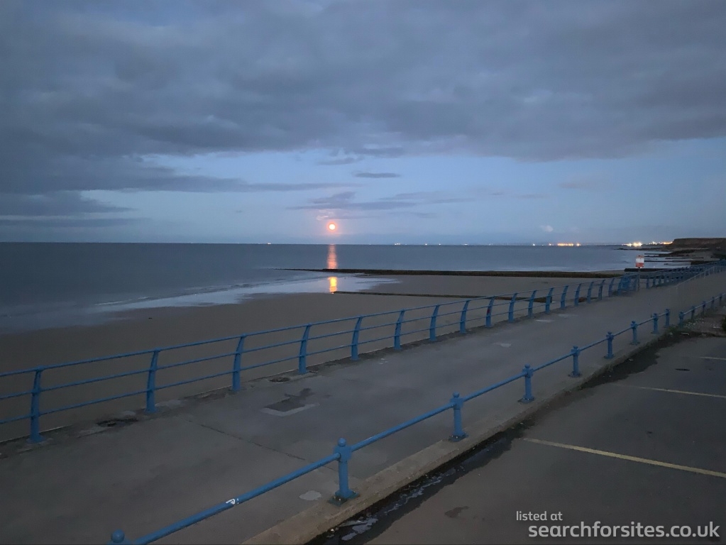 Hendon beach car park