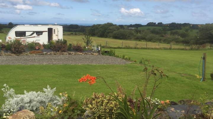 Glanrhos Farm, Synod Inn