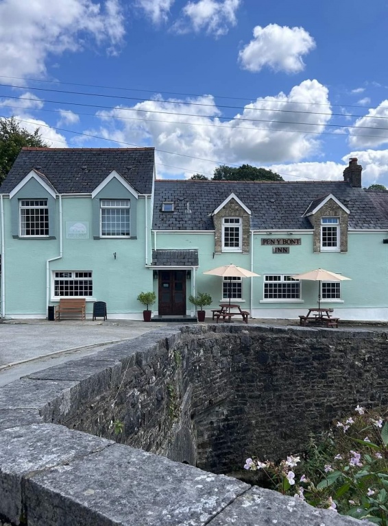 Pen y Bont Inn & Restaurant
